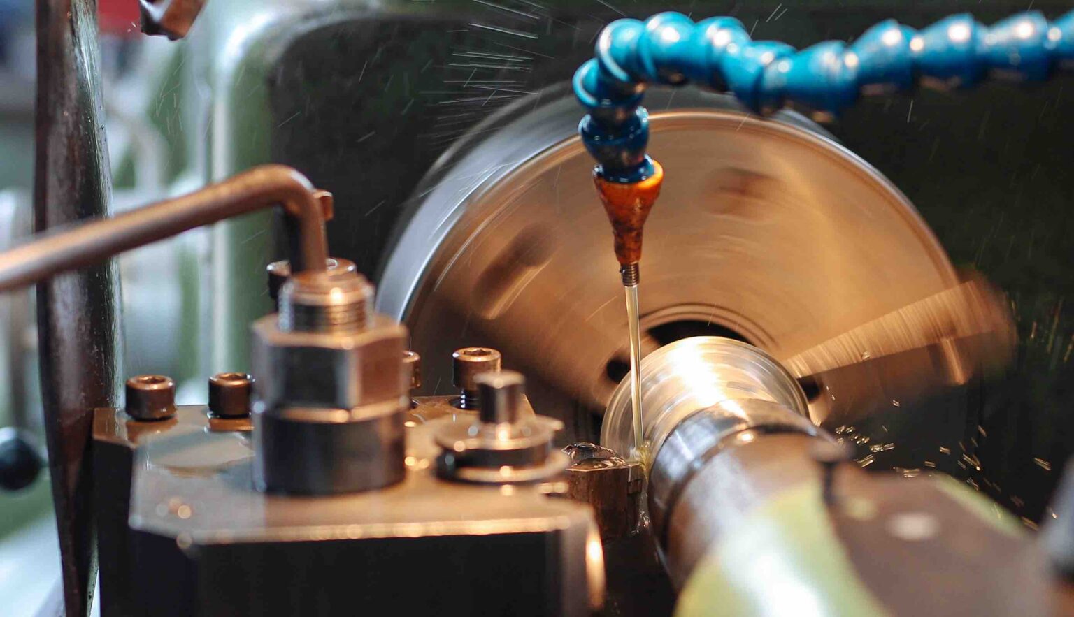 Torno CNC: ¿Cuáles son los distintos tamaños que existen? - Tecnomaquinaria